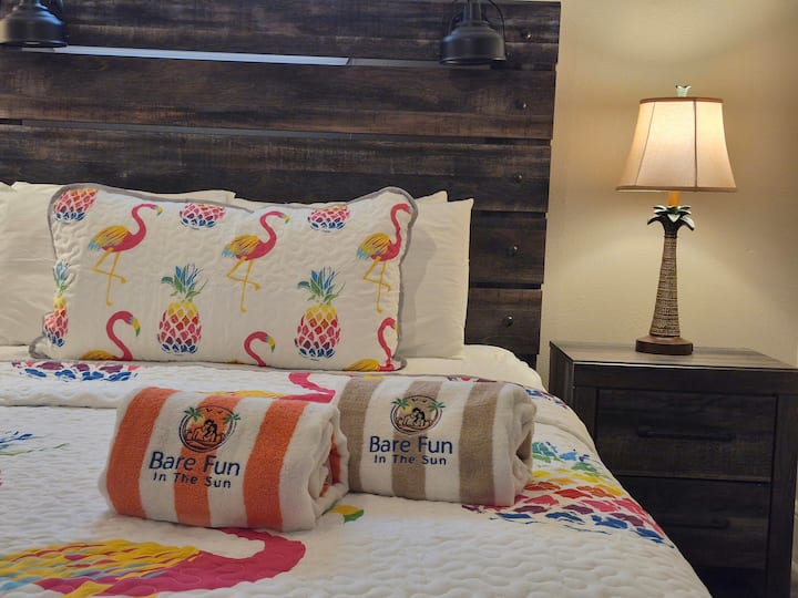 Pink Pineapple: Clothing Optional Heated Pool - Kemah, TX