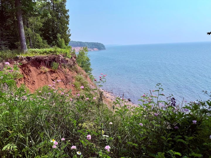 Cedarberry Bluff-cottage With Lake Superior Views - Bayfield, WI