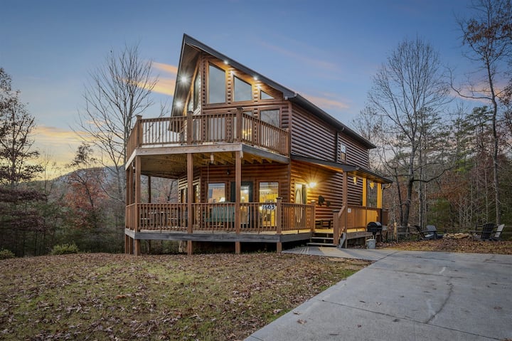 Smoky Mountain A-frame | Hot Tub & Views - Tennessee