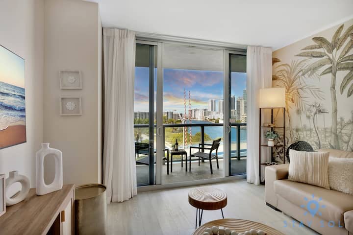 Modern Resort : Balcony+ Gym+ Amazing Pool - Hallandale Beach, FL