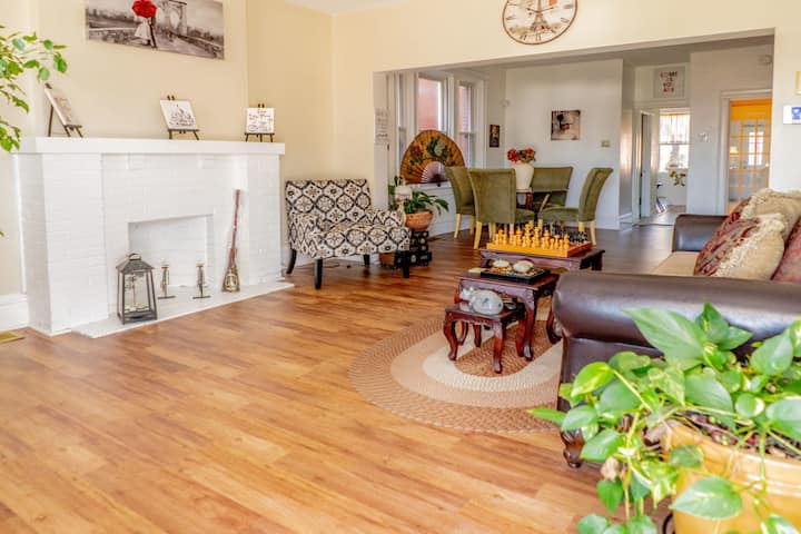 Charming 3br Tower Grove Family Home / Abodebucks - St. Louis, MO