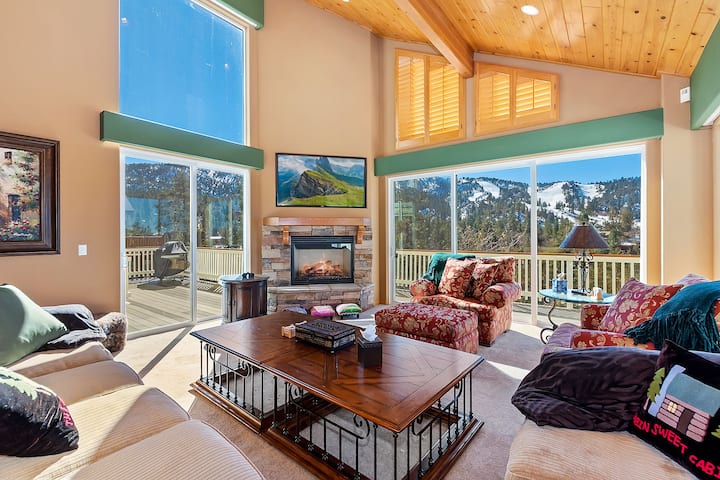 Moonlight Mountain Retreat:hot Tub! Foosball! - Big Bear Lake, CA