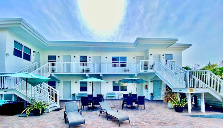 Hollywood Boardwalk Studio Fully Equipped Kitchen - Miami Gardens, FL