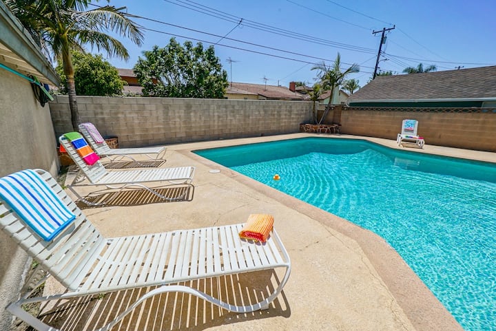 Funtierland + Poolside Retreat + Pool + Wifi - Anaheim, CA
