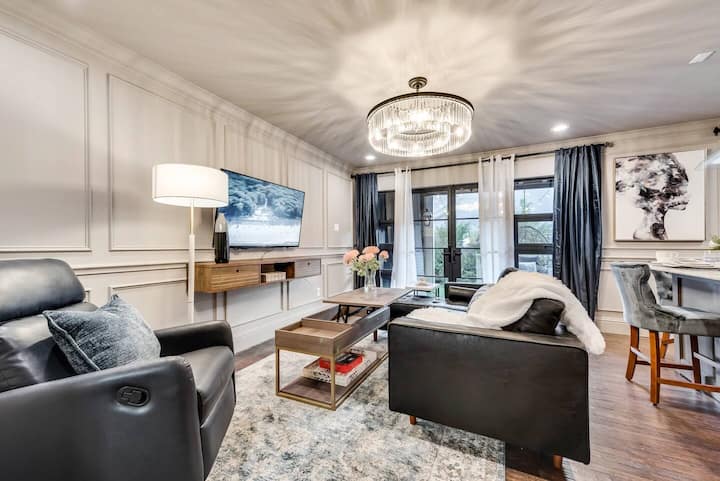 Stylish 1-bedroom Condo Powered By Eight Sleep - Dallas, TX
