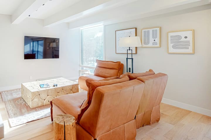 Luxury 2br Mountainview | Pool | Hot Tub | Sauna - Vail, CO