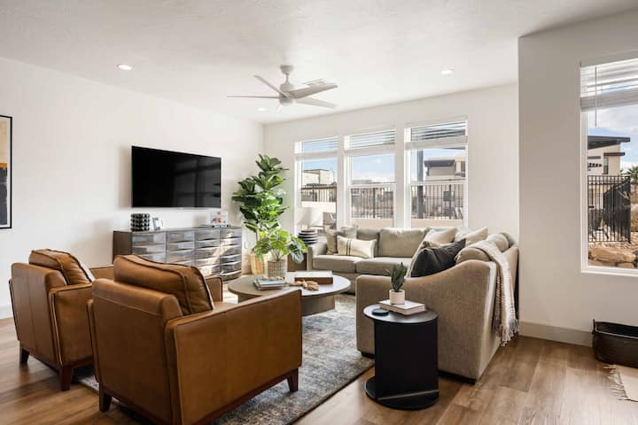 Sun-kissed Ii: Desert Color Lagoon + Beaches - St. George, UT