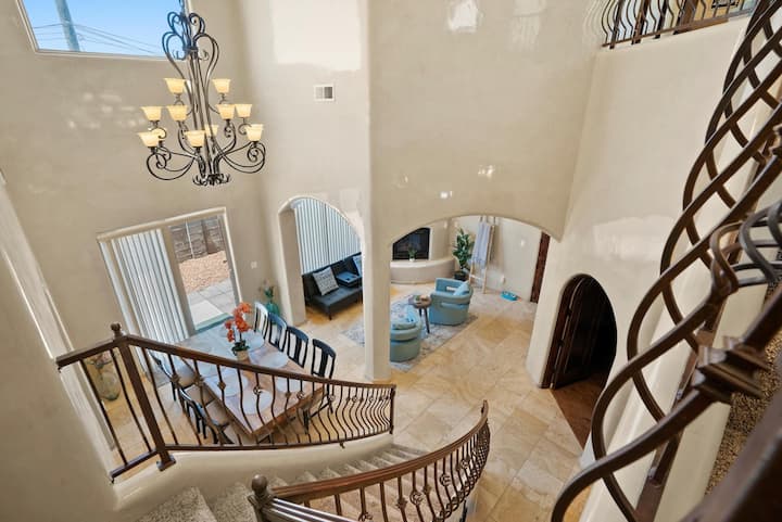 Luxury Tuscan Villa Near Old Town - Albuquerque, NM