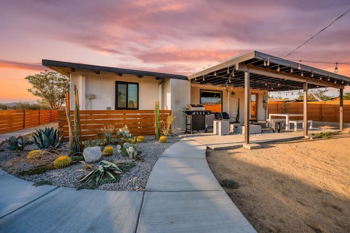 The Jt Haus | Endless Views, Hot Tub, Fire Pit! - Joshua Tree National Park