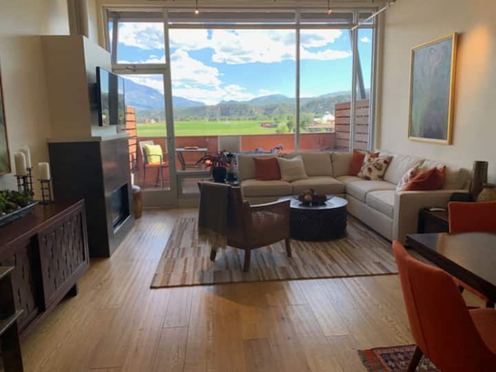 The Haven Loft – Luxe Modern Townhouse - Glenwood Springs, CO