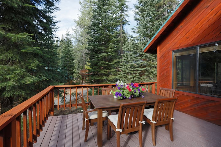 St. Bernard Place By Tahoe Getaways- Hot Tub + Hoa - Truckee, CA