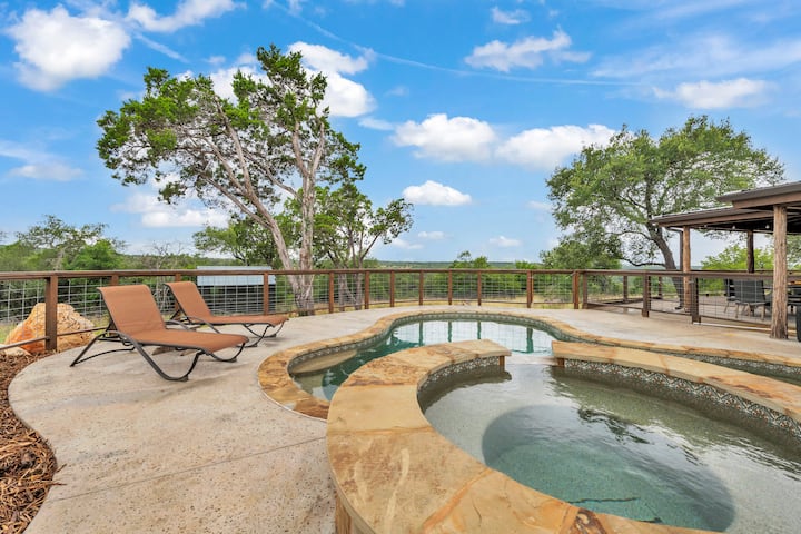 10-acre Hill Country Retreat W/ Views, Pool, & Spa - 트래비스 호
