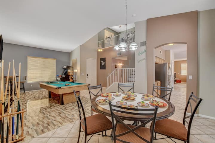 Pool Table-pinball-bbq-5 Beds,1bed Down Pets Pay - North Las Vegas, NV