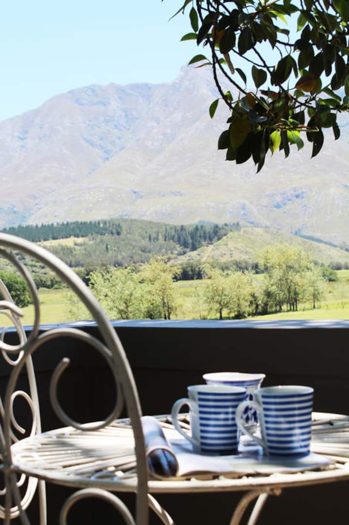 Carol Luxury Suite, Mountain View, S/catering - Swellendam