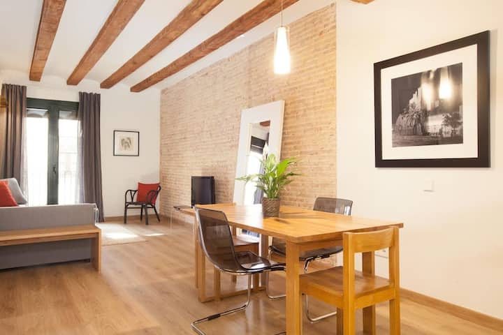 Stylish Apartment In The Heart Of Barcelona - Barcelona