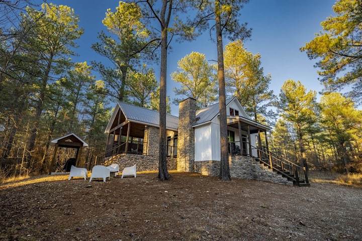 Lantern Hill, King Bed Suite, Hot Tub, Fire Pit - Oklahoma