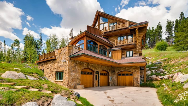 Hot Tub + Ski Shuttle - Alpine Majesty - Breckenridge, CO