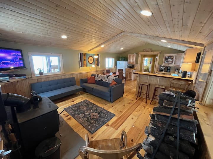 Cozy Amizette Cabin - Taos Ski Valley, NM