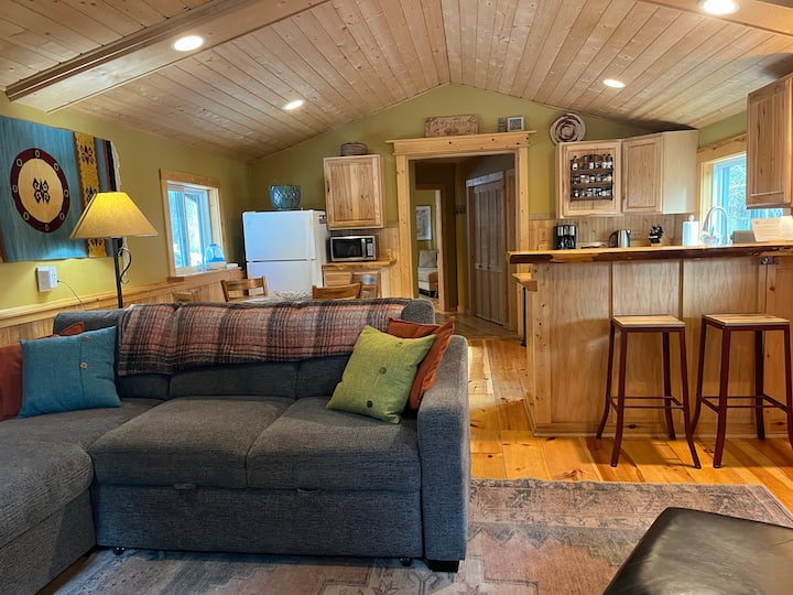 Cozy Amizette Cabin - Taos Ski Valley, NM