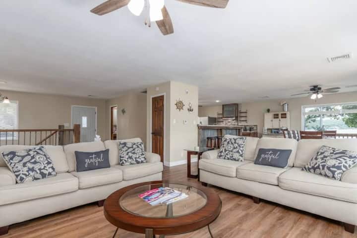 Expansive Waterfront & Large Dock - Gravois Mills, MO