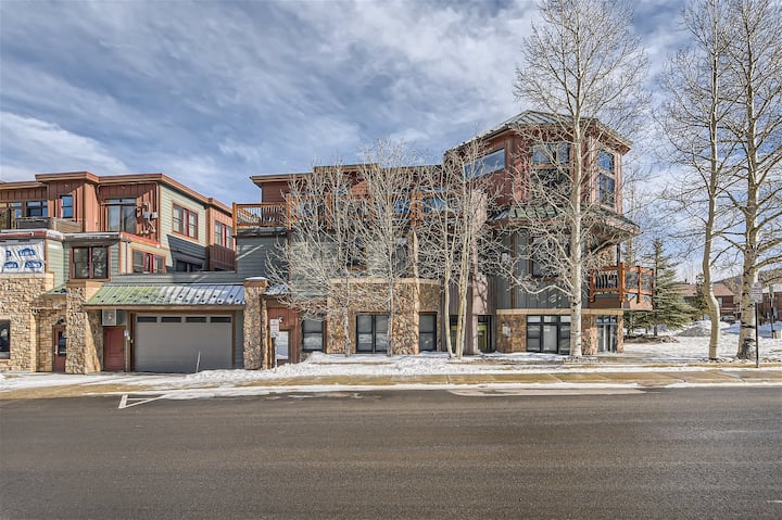 Com15 - 4 Bedroom Condo, Downtown Main St. - Silverthorne, CO