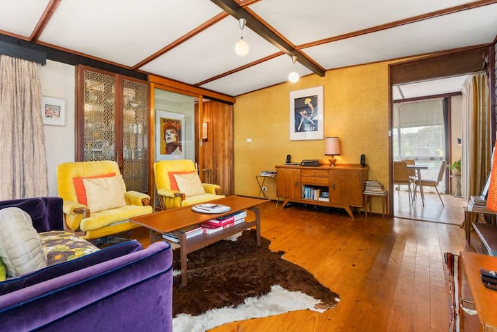 Studio 74: A Spacious, Nostalgic Country Retreat - Ballarat