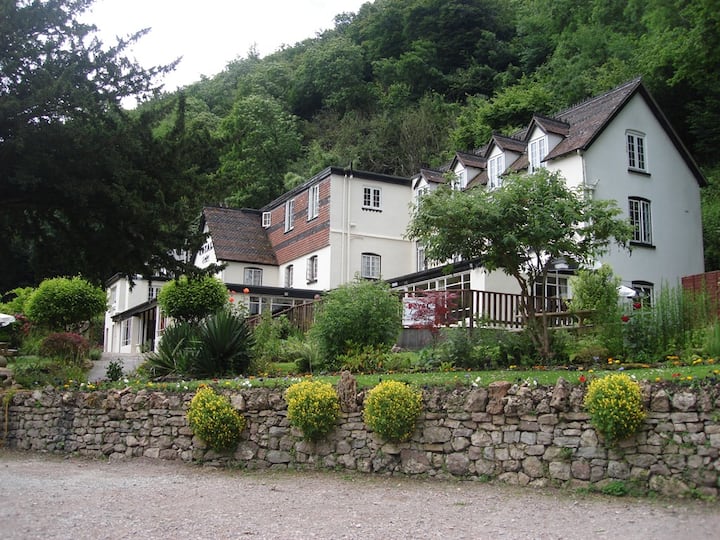 King-standard-sdb Privée Avec Douche-vue Sur Jardi - Symonds Yat