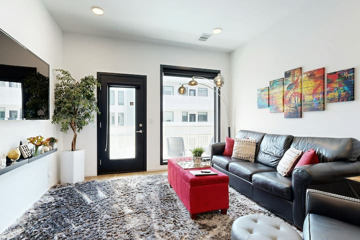 Corner Condo 1br Illume 3rd-floor | Balcony - Nashville, TN