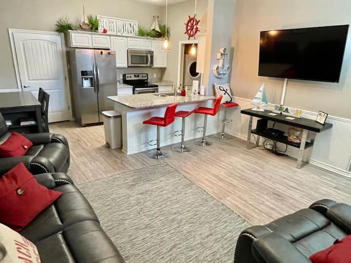 4 Bedroom 3 Bath Pool Walking Distance To Beach - Corpus Christi, TX