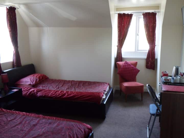 Business Twin Ensuite With Shower At The Shoes - Durham