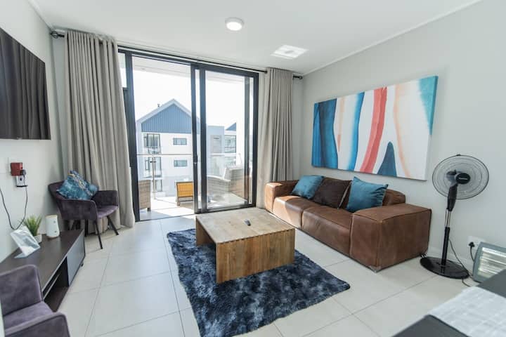 Modern 3 Bedroom Near The Beachfront - Port Elizabeth