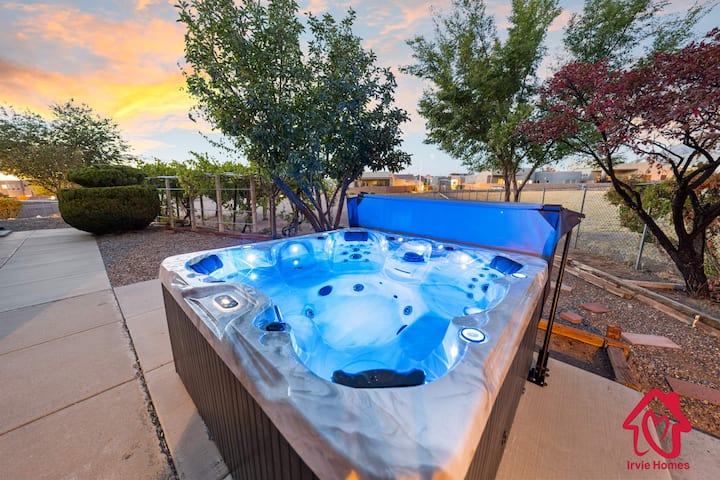 Sandia Sunsets With Hot Tub - An Irvie Home - Albuquerque, NM