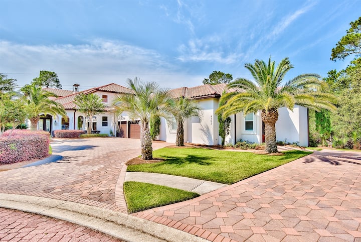 Luxury Beach Estate 5200 Sqft Pool 2 Golf Carts - Destin, FL