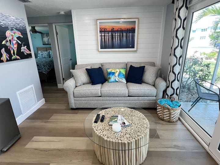 White Pelican 3min Walk To Beach, Kayaks, Bikes - Manasota Key, FL