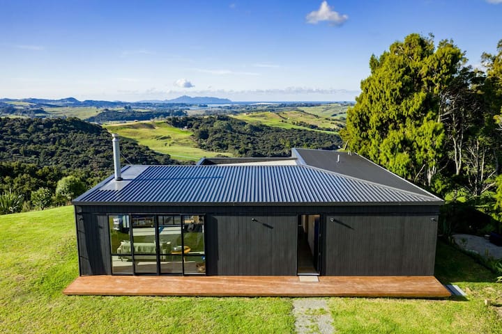 Island View - Modern, Sunny With Stunning Outlook - Mangawhai