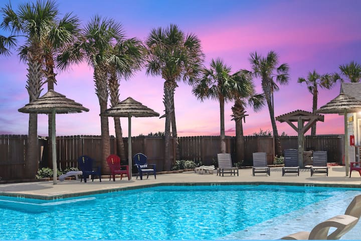 Heated Pool • Beach Walkable • Beach Gear • Grill - North Padre Island, TX