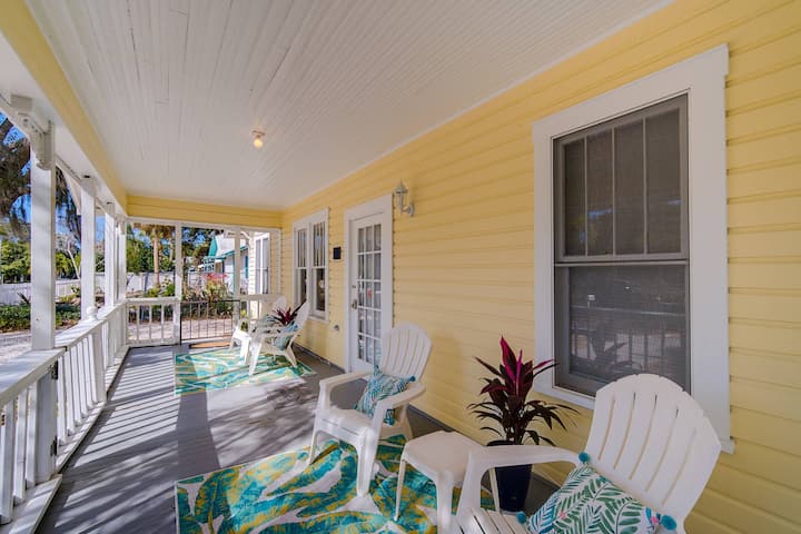 Craftsman Charm - Dog Friendly, Near Beaches! - Sarasota, FL