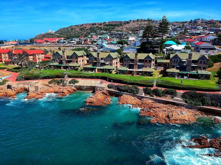 George Hay 6 ( 2nd Floor) - Mossel Bay