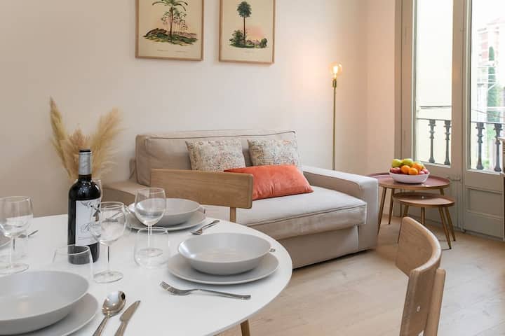Cosy Sagrada Familia & Beach Apartment - Barcelona