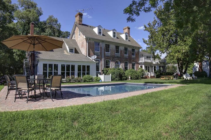 Experience The Magic Of Winter With Special Rates - Easton, MD