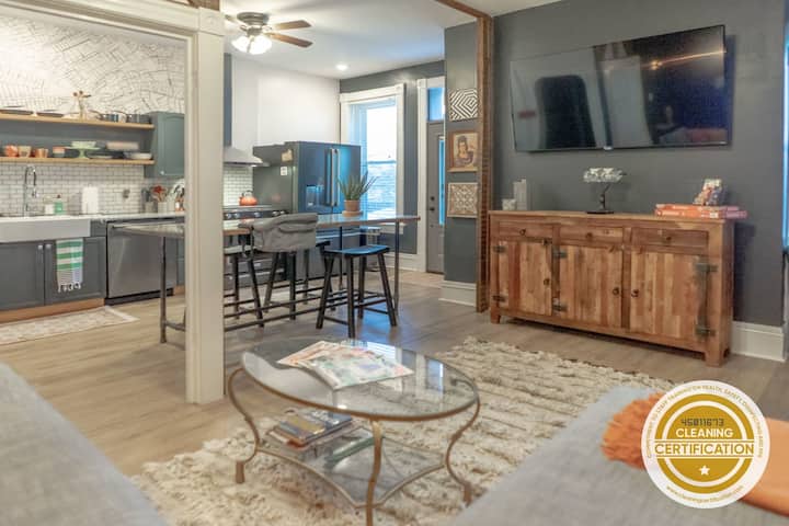 2br W/ Workspaces & Deck / Abodebucks - Busch Stadium - St. Louis
