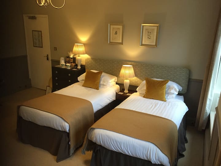 Twin Ensuite At Bridge House Hotel - Bridport