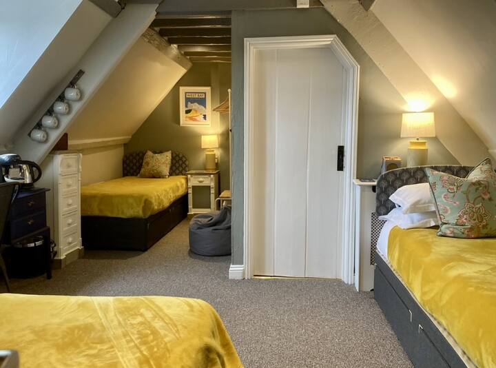 Family Ensuite At Bridge House Hotel - Bridport