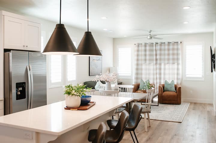 The Monroe Pet Friendly Townhouse With Ev Charger - St. George, UT