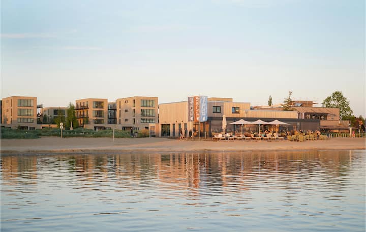 Beach Front Apartment - Lembruch