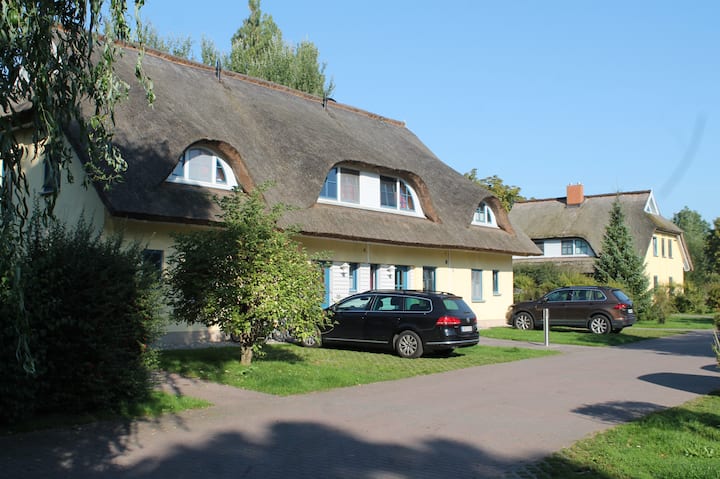 Reetdachhaus Holunder 1 - Ferienhaus Holunder 1 Im Feriendorf Puddemin - Garz