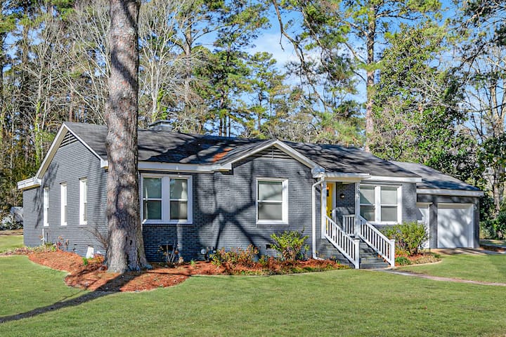 King Beds; Sleeps 8; Game Room; Grill & Patio - Ruston, LA