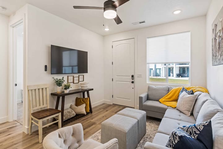 Adventures At The Cowabungalow: Desert Color - St. George, UT