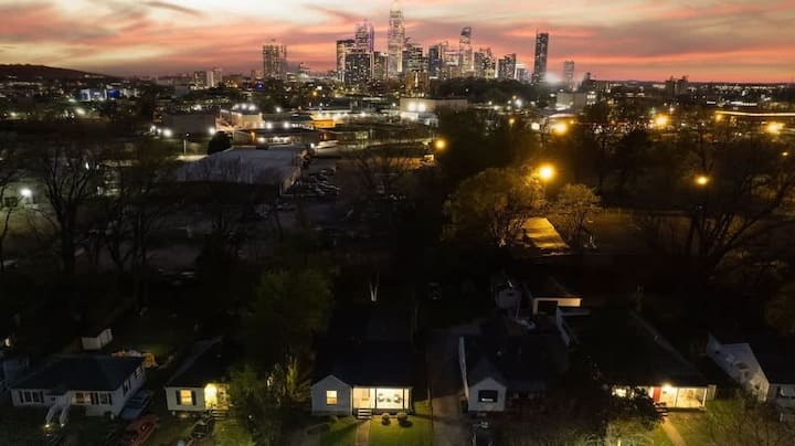Spectacular View Downtown Skyline Lights W 4 Beds - Charlotte, NC