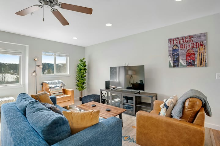 Updated 3br Mountainview | Balcony - Big Sky, MT
